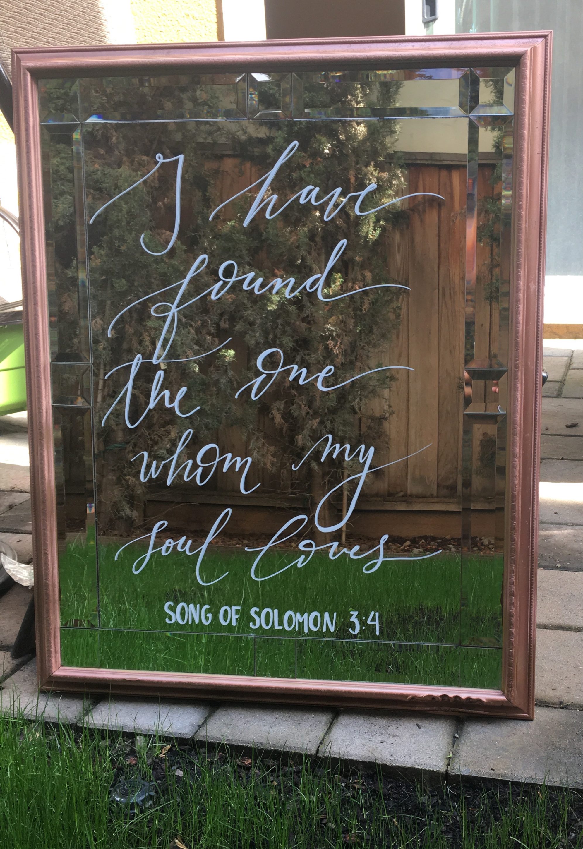 calligraphy: lettering on mirror – Andrea Casals